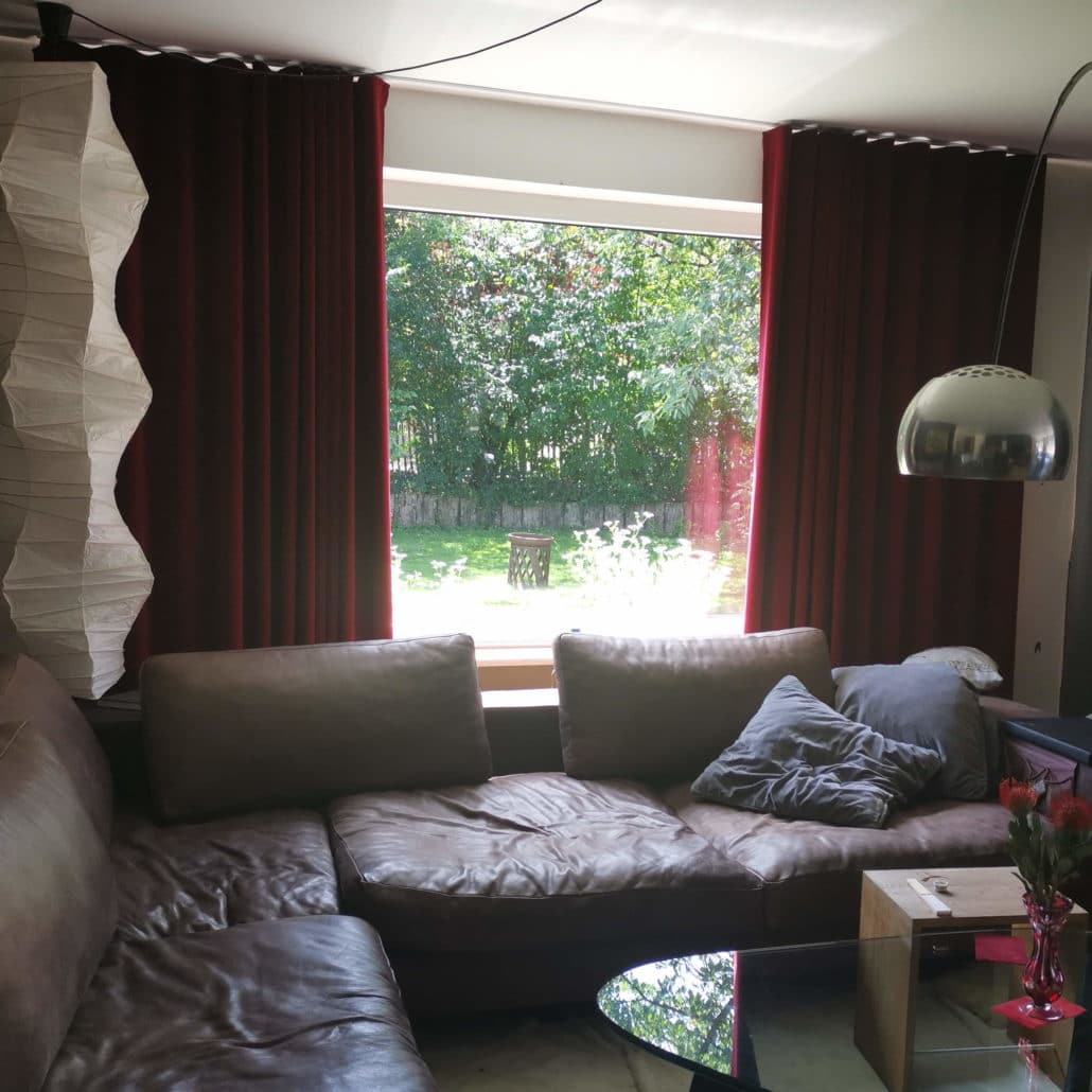 Exklusive Vorhänge aus rotem Samt - von Etro